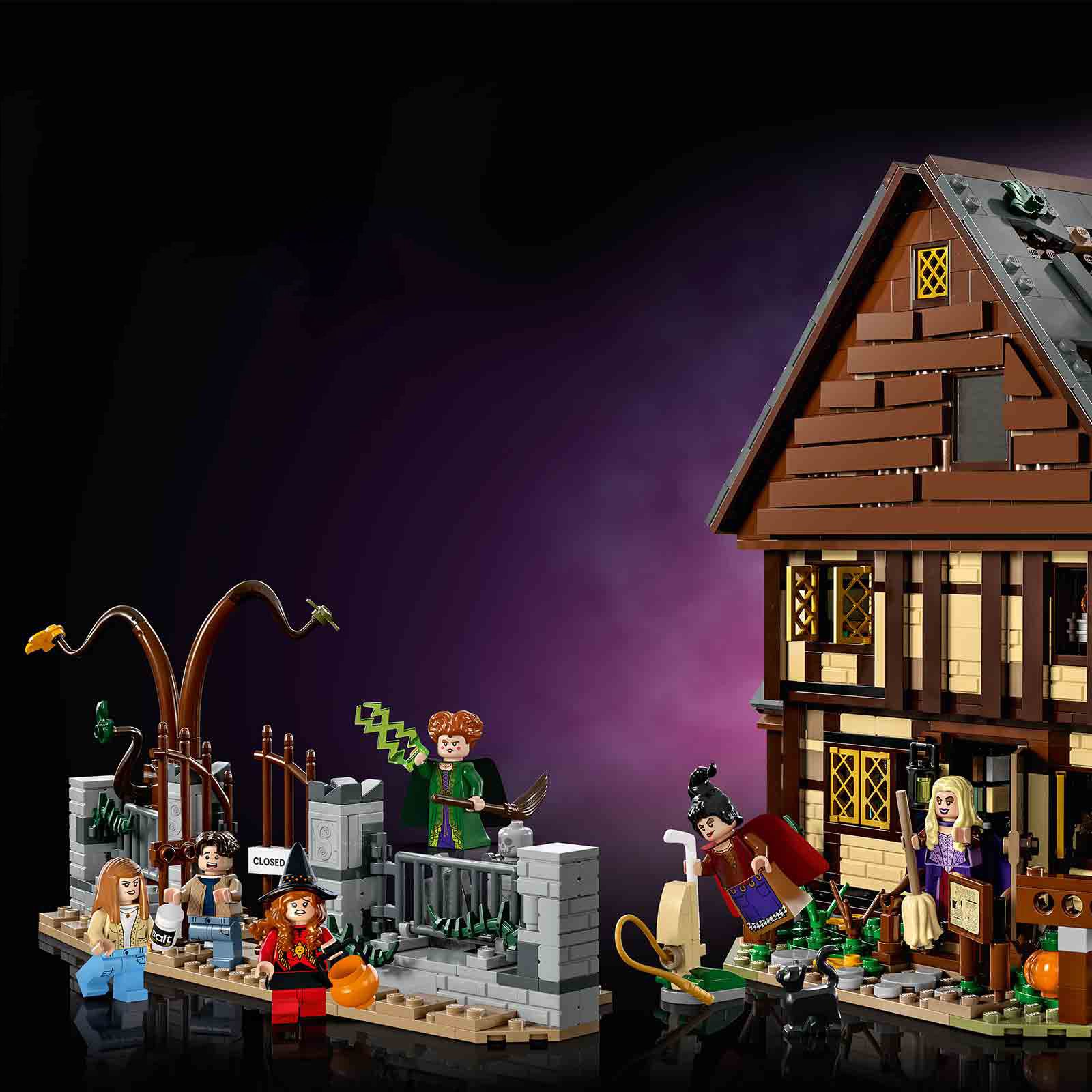 Hocus Pocus Artist LEGO Signing - Salem Haunted Happenings Marketplace